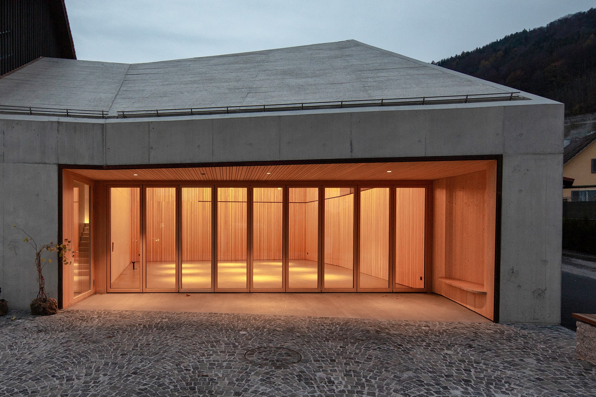 Solarlux Woodline Bifold Door | Timber Bifold | Westcott Architectural ...
